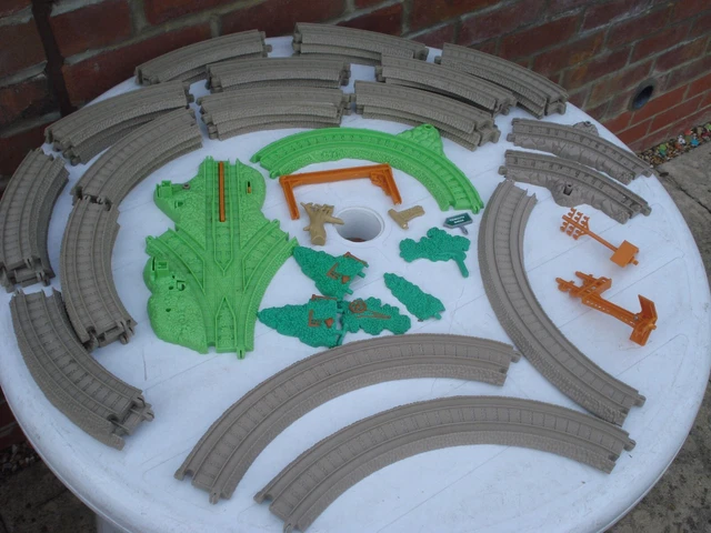 THOMAS FRIENDS TANK Engine Trackmaster Biege Track 53 Pieces Bundle 2 £ ...