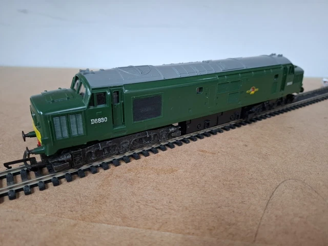 VINTAGE TRIANG R751 OO Gauge Diesel Loco BR Green Class 37 D6830 £31.88 ...