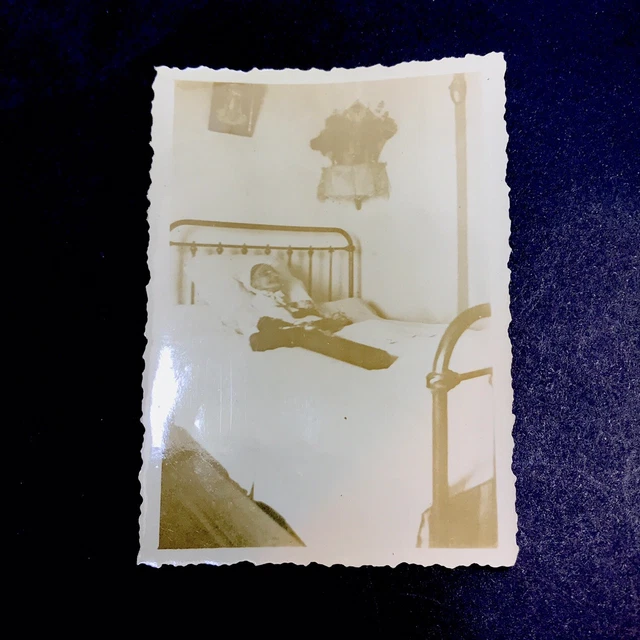 PHOTO ANCIENNE FEMME Lit de mort Post Mortem Postmortem Portrait ...