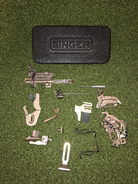 VINTAGE SINGER SEWING Machine Attachments Black Metal Box Tin K3669 ...