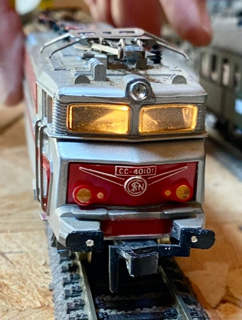 JOUEF HO LOCOMOTIVE électrique CC 40101 grise SNCF éclairée permanence ...