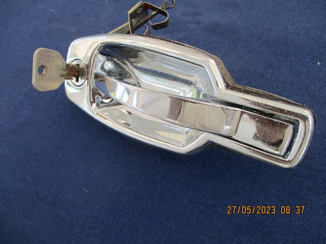 TRIUMPH SPITFIRE MK 4 GT6 Mk 3 DOOR HANDLE & KEY PASSENGER SIDE £75.00 ...