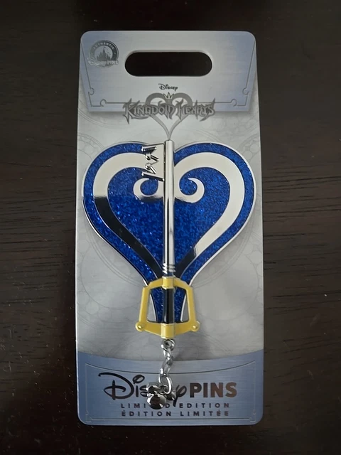 2026 DISNEY PARKS Kingdom Hearts Kingdom Key Keyblade LE Pin IN HAND ...