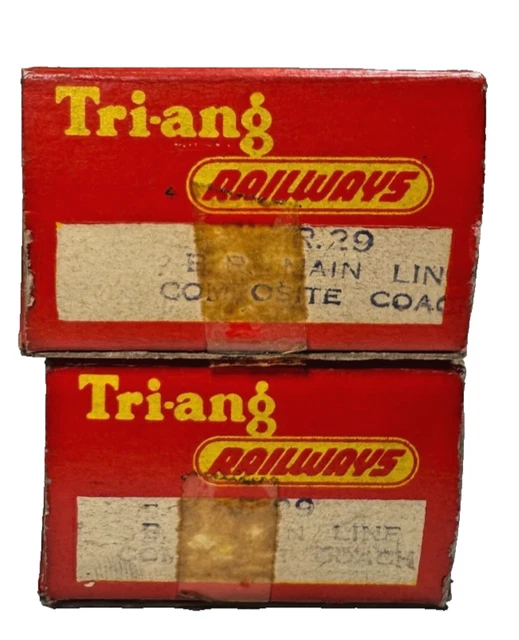 RAKE OF 2 Triang M24001 composite coaches Maroon and Cream Boxed OO £20 ...