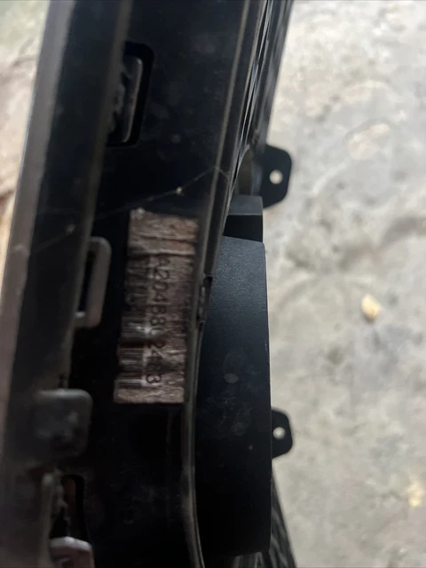 MERCEDES C63 AMG w204 front grill BROKEN £50.00 - PicClick UK