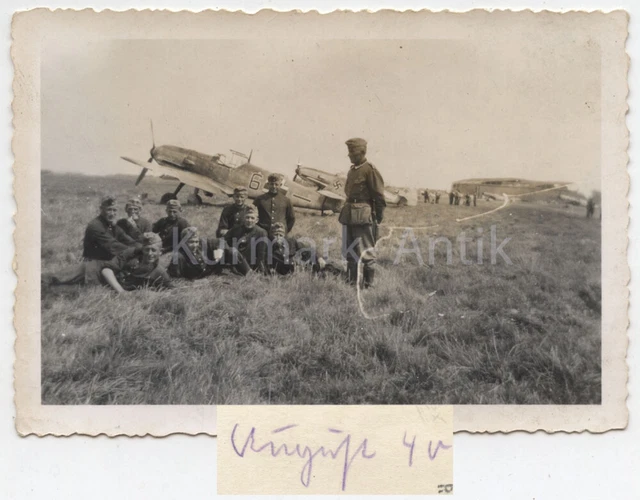 MD522 FOTO WEHRMACHT Luftwaffe Flugzeug Me109 August 1940 Emblem ...