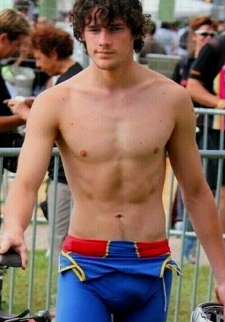 Shirtless Male Beefcake Athletic Body Jock Shaggy Hair Hunk Photo 4x6