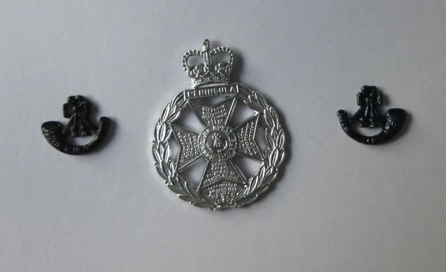 BRITISH ARMY ANODISED Cap Badge, Collar Badges - Royal Green Jackets ...