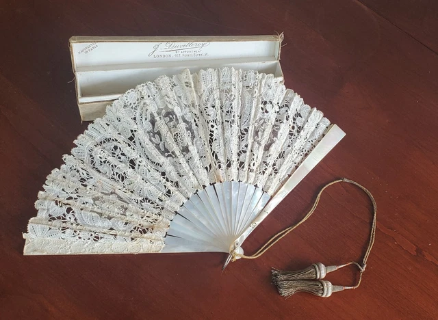 ANTIQUE EVENTAIL Fan - Duvelleroy - Made In Paris - Circa 1827 $650.00 ...