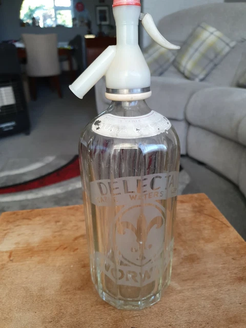 VINTAGE ACID ETCHED Soda Syphon -- DELECTA TABLE WATERS of Norwich £15. ...