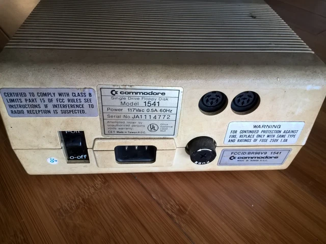 COMMODORE 1541 WHITE Version, 5.25 Floppy Disk Drive For C64/128 £61.18 ...