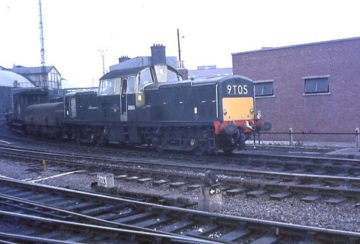 ORIGINAL COLOUR SLIDE of D9598 BR class 17 Clayton diesel loco £4.99 ...