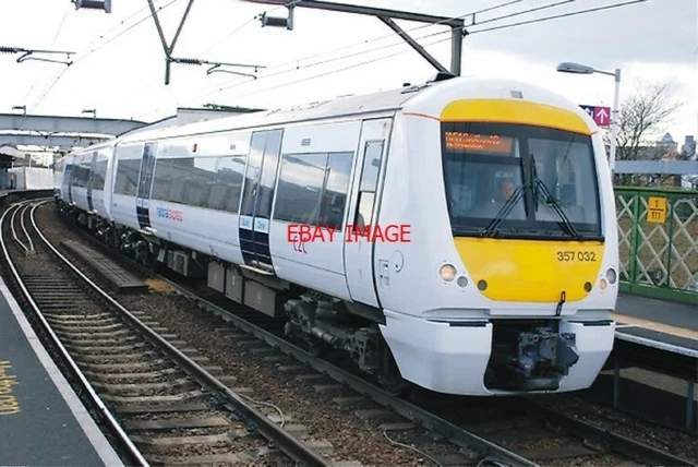 PHOTO CLASS 357 4-Car Emu No 357 032 On A Fenchurch Street ...