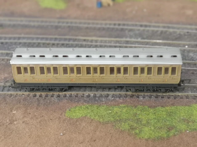 HORNBY R024 LNERCOMP Clerestory Composite coach in LNER Teak - 4104 ...
