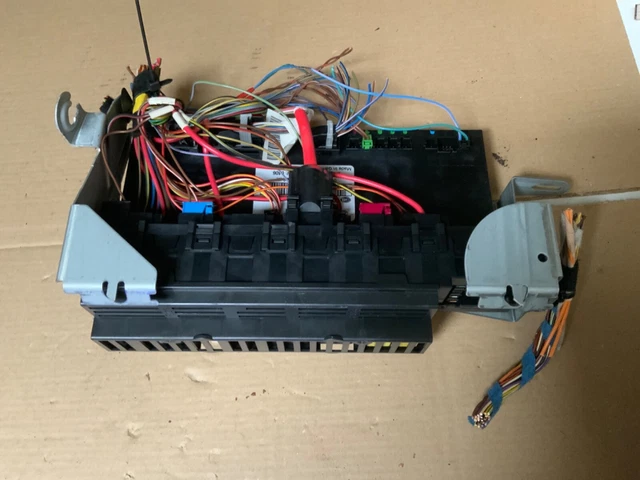 W219 W211 MERCEDES CLS E-CLASS REAR 'SAM UNIT' FUSE BOX 2115455301 12 ...
