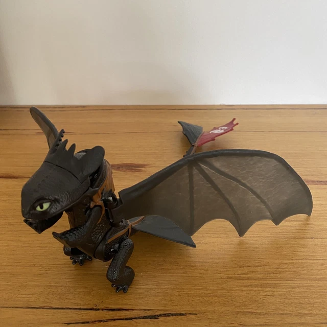HOW TO TRAIN Your Dragon Toothless Night Fury Lunge Attack Toy 2014 11 ...
