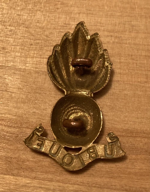 VINTAGE ROYAL ARTILLERY UBIQUE British Army Military Metal Cap Badge ...