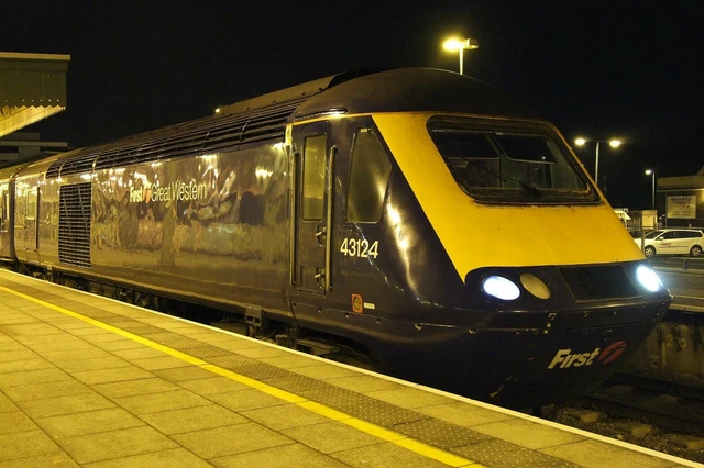 CLASS 43 HST 43124 in First Great Western Blue, night shot £0.75 ...