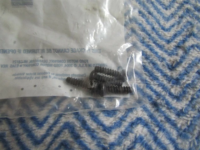 NOS FORD HARDWARE Tornillo Parte Número W71083-S424 Lote De 4 EUR 6,65 ...