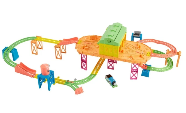 THOMAS & FRIENDS Trackmaster Hyper Glow Station Motorized w/ Thomas $35 ...