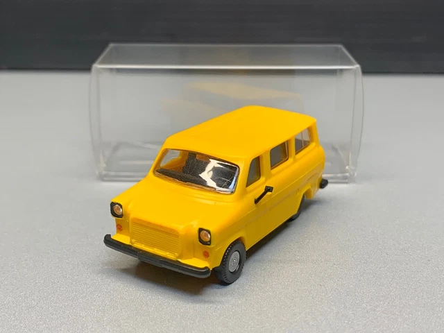 FORD TRANSIT TRANSPORTER People Car Window Bus Family Van Yellow Car H0 ...