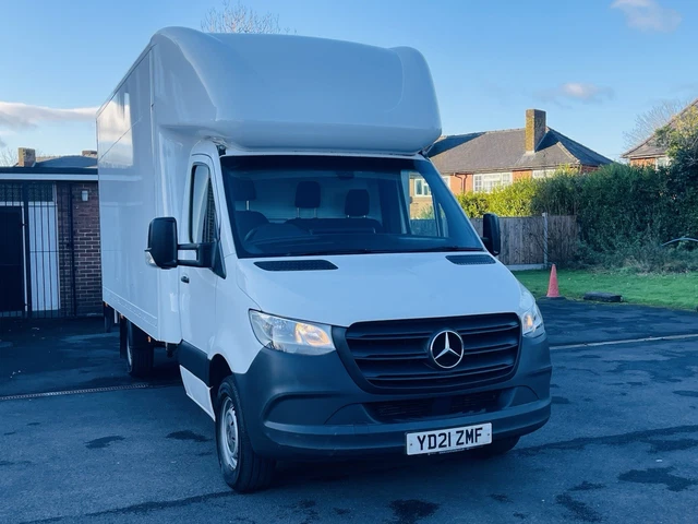 MERCEDES SPRINTER LUTON Van With Tail Lift Clear HPI No VAT £10,250.00 ...