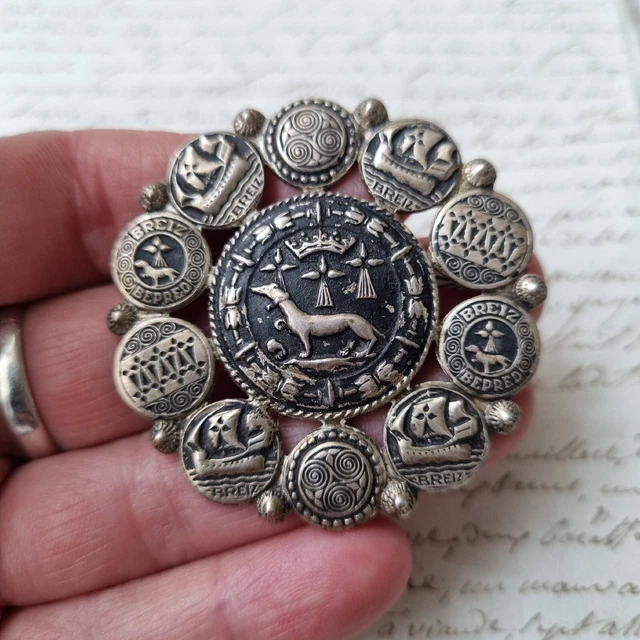 BROCHE KELT SIGNÉ Bijou Breton Métal Argenté Bretagne EUR 32,00 ...