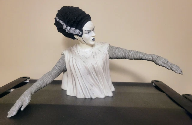 UNIVERSAL STUDIOS MONSTERS The Bride Of Frankenstein Bust Bank Scary ...