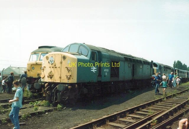 RAILWAY PHOTO 6X4 Class 40 40028 Scrap Line Crewe Works c1986 £1.50 ...