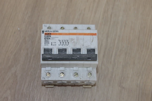 MERLIN GERIN DISJONCTEUR SECTIONNEUR C32N 4 poles TETRA 20145 16A EUR ...
