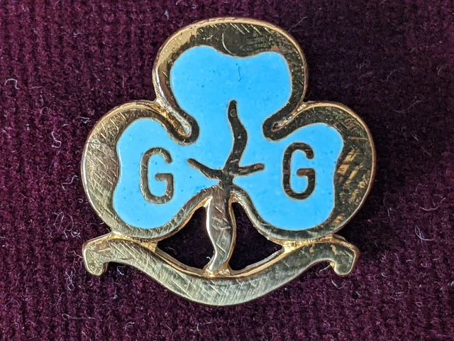 VINTAGE 1960 GIRL Guides Ranger Trefoil Promise Badge Aquamarine Enamel ...