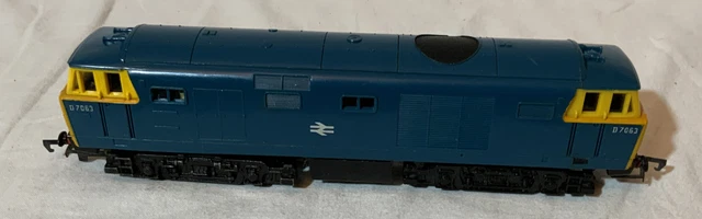TRI-ANG/HORNBY R.756 CLASS 35 Hymek BR Blue Livery No.D7063 (OO ...