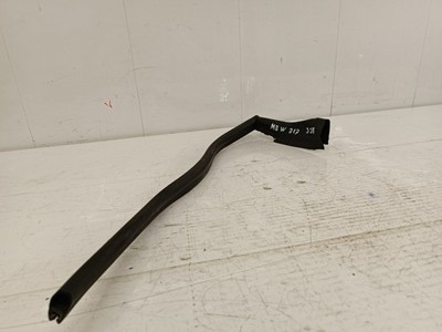 MERCEDES BENZ W212 E350 CDI RHD Engine Bay Seal Rubber A2126280098 £23. ...