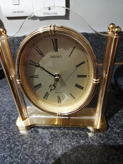 SEIKO QUARTZ MANTLE / Desktop Floating Clock. Acrylic And Gold Frame. £ ...