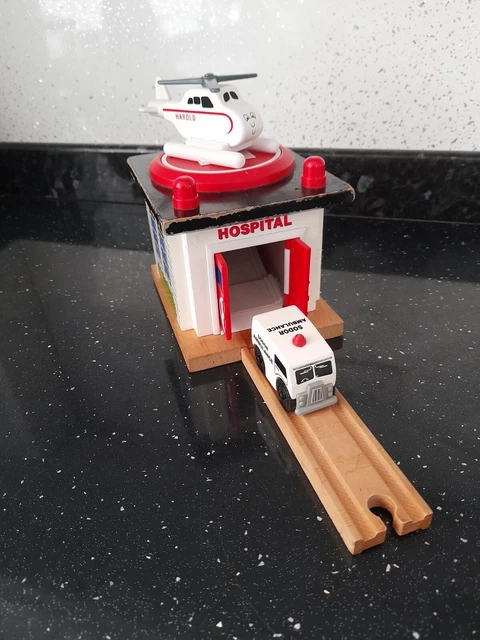 THOMAS & FRIENDS Wooden Train Sodor Hospital & Ambulance Harold £34.99 ...