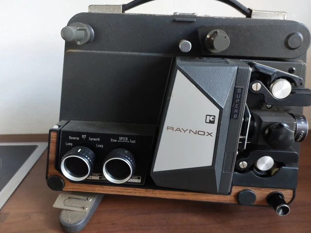 FILMPROJEKTOR SUPER-8 RAYNOX Projektor im Koffer Vintage 60er 70er ...