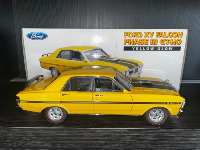 1 18 CLASSIC Carlectables Ford Falcon XY GT-HO Phase 3 Yellow Glow ...