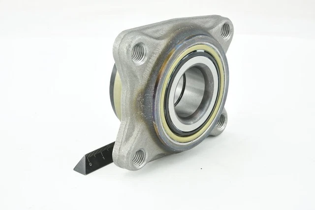 FRONT WHEEL HUB Fits Mitsubishi 3885A002, 3885A019, MR319142, MR353696 ...