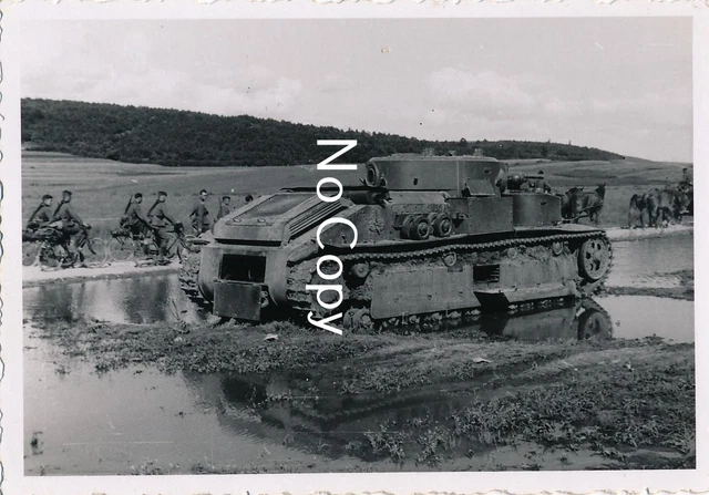 FOTO WW2 MILITARY: Barbarossa Russland Panzer T35 abgeschossen ...