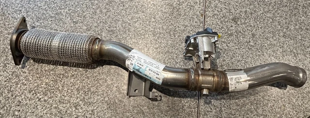 GENUINE RENAULT TRAFIC 2014 Onwards Exhaust Pipe (200107800R) £220.00 ...