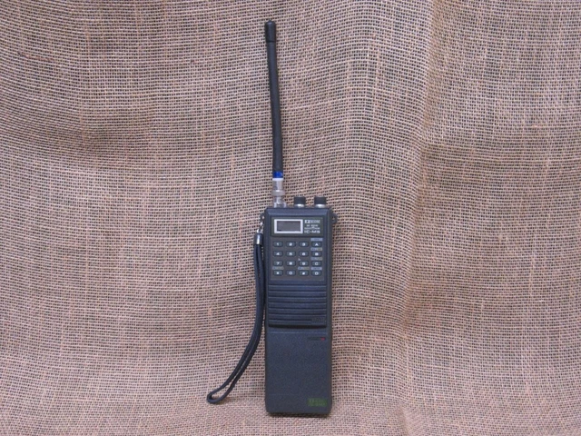 ICOM IC-M5 VHS Marine Radio Telephone w/ IC-CM7 Battery ~ Used But Not ...