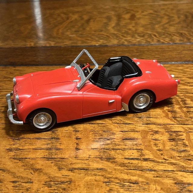 VINTAGE 1:32 PLASTIC Model Kit Triumph TR3 Aurora? Old Built £15.00 ...