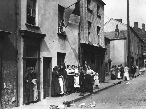 WOMEN IN THE east end of London hoist the 'White Feather' flag 1916 OLD ...