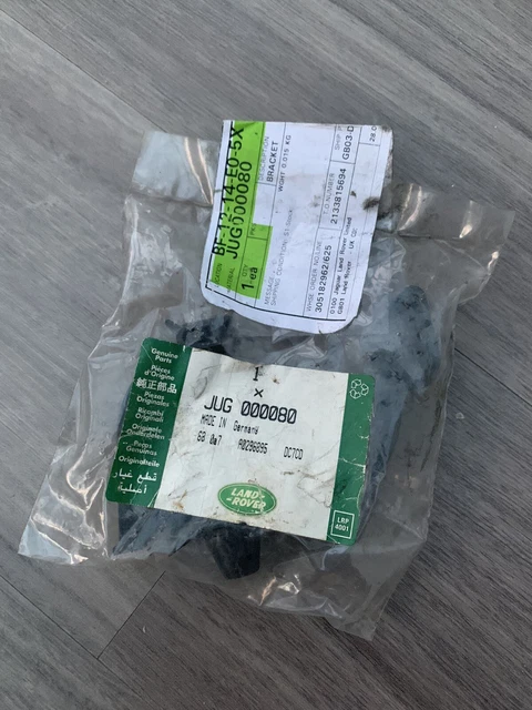 GENUINE LAND ROVER Range Rover RADIATOR HOSE BRACKET JUG 000080 £18.99 ...