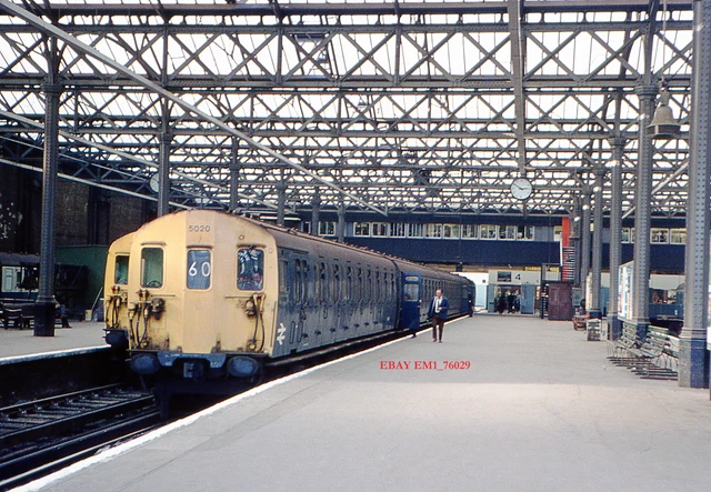 ORIGINAL 35MM SLIDE: Class 415/4EPB EMU 5020 @ London Charing Cross £12 ...
