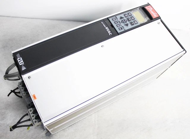 ONDULEUR DANFOSS VLT6022HT4C20STR3DLF00A00C0 VLT 6000 CVC 23 kVA EUR 1. ...