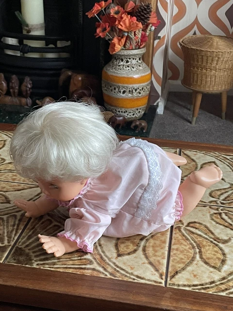 VINTAGE LITTLE OOPSIE Daisy Doll Baby Irwin Toys Tyco Crawls Falls ...