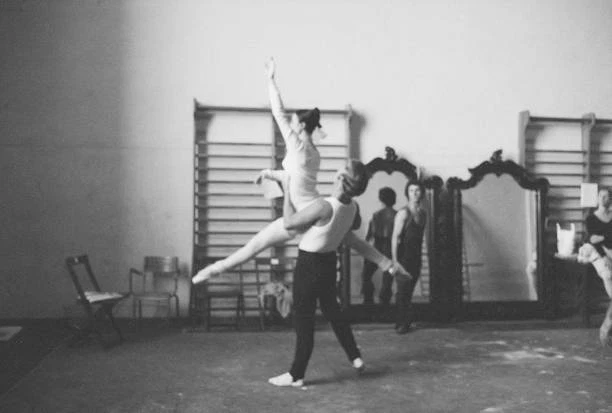ITALIAN BALLET DANCER Carla Fracci 1967 OLD PHOTO 1 $8.50 - PicClick AU