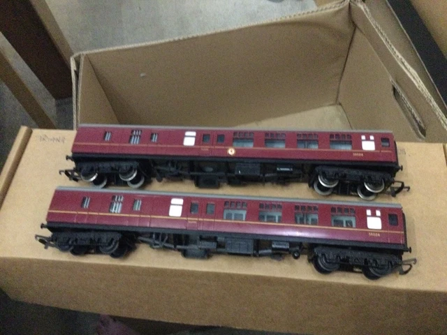 TRIANG R423 X 2 (two), LMS (BR) Coaches, Brake & 2nd, Maroon Livery, No ...