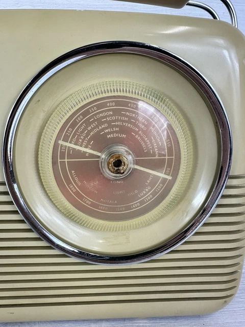 VINTAGE BUSH TR82C Radio c.1960 Original Condition Retro Prop ...